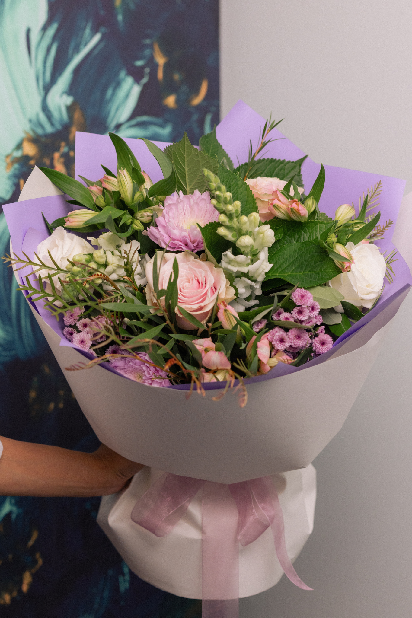 Luxe Portable Vase Arrangement – Daisy Chain Florist